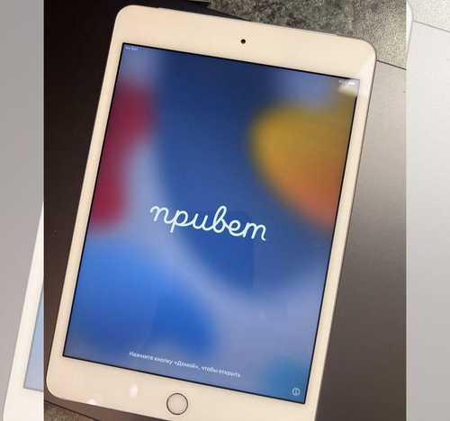 Apple iPad mini 4