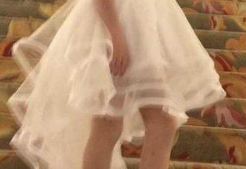 Нарядное белое платье на 10-12 лет