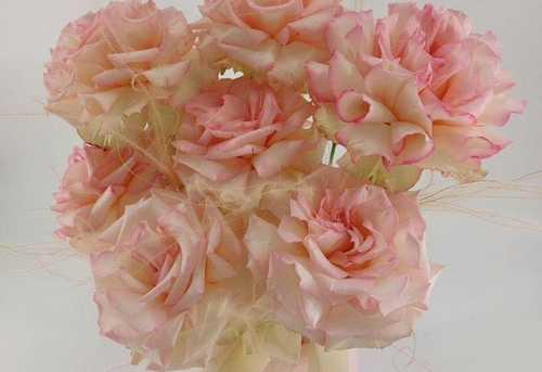 Букет композиция из роз Софи Лорен