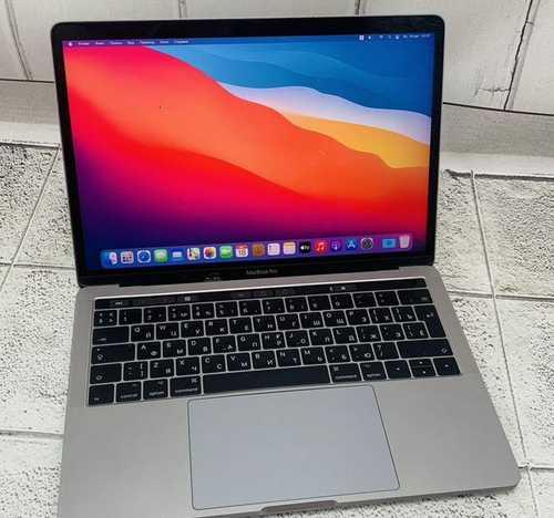 Macbook pro 13 2017 i5/8GB/256GB