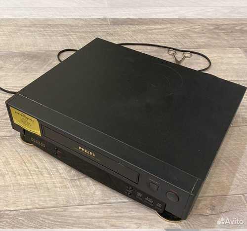 Видеомагнитофон VHS Philips