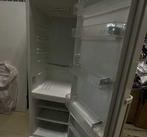 Холодильник на запчасти или ремонт LG