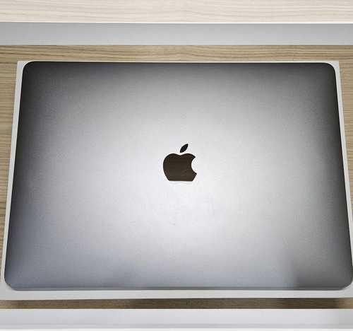 MacBook Air 13 (2020, M1), 256 ГБ, M1 (8-core), RAM 8 ГБ, GPU 7-core
