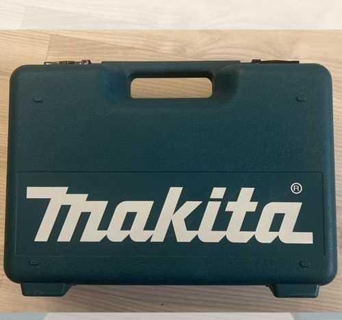 Кейс от перфоратора makita