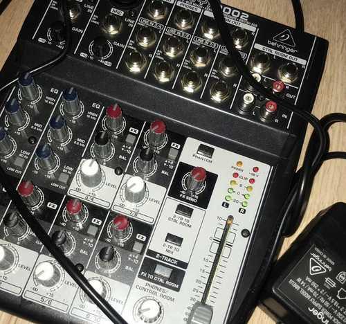 Микшерный пульт behringer xenyx 1002