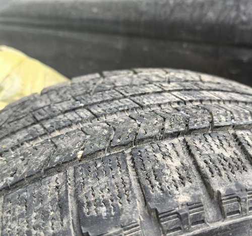 Bridgestone Blizzak VRX 225/50 R17