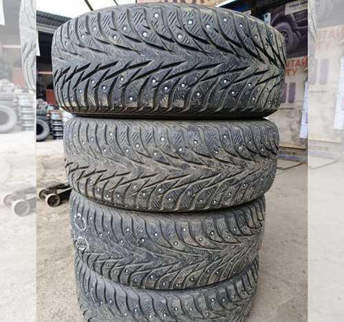 Yokohama Ice Guard IG35 215/60 R16