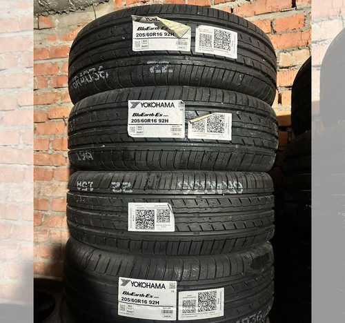 Yokohama BluEarth-ES ES32 205/60 R16 92H