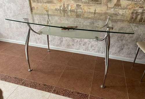 Стеклянный кухонный стол и стулья