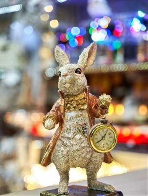 Фигурка декоративная Кролик с часами, символ года