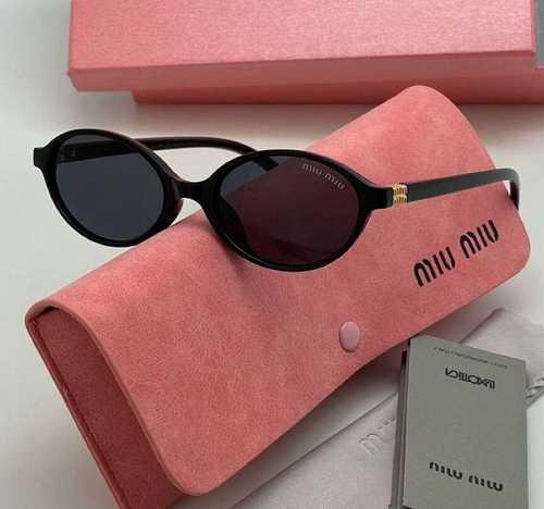 Солнцезащитные очки miu miu