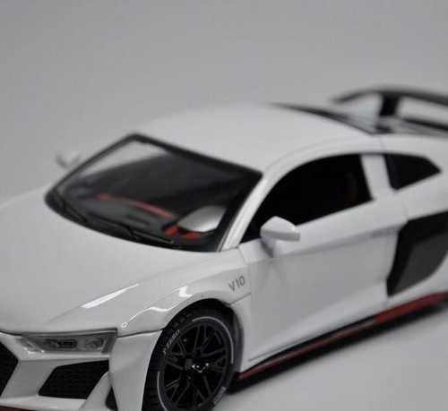 Модель автомобиля Audi R8 металл