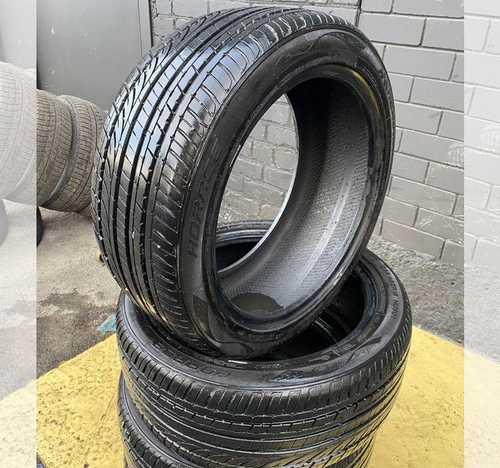 Headway HU901 235/45 R18 98W