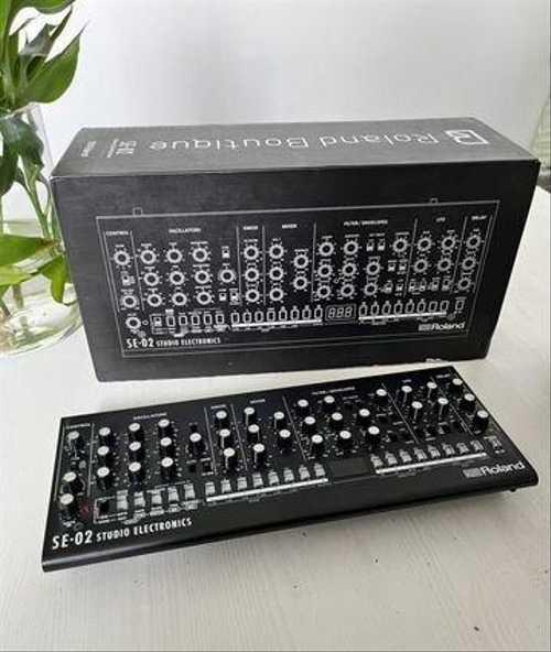 Roland SE-02