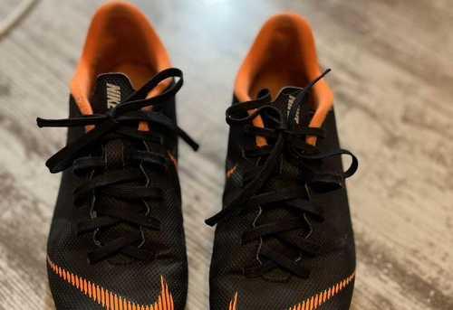 Бутсы футзалки nike на 37,5