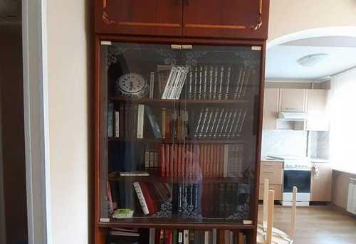 Книжный шкаф с антресолями