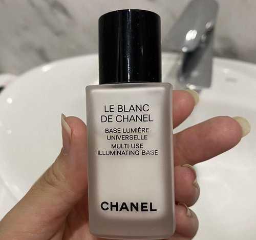 LE blanc DE chanel base lumiere