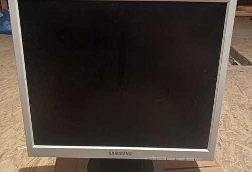 Монитор Samsung SyncMaster 710n