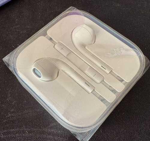 Проводные наушники Apple EarPods (3.5 mm) белый