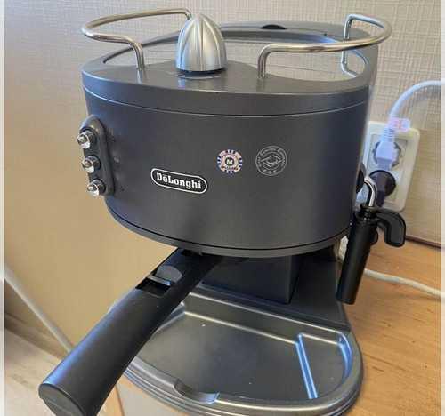 Кофемашина Delonghi