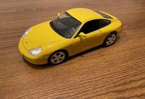 Модель Porsche 911 Carerra 4 996 Bburago 1/18