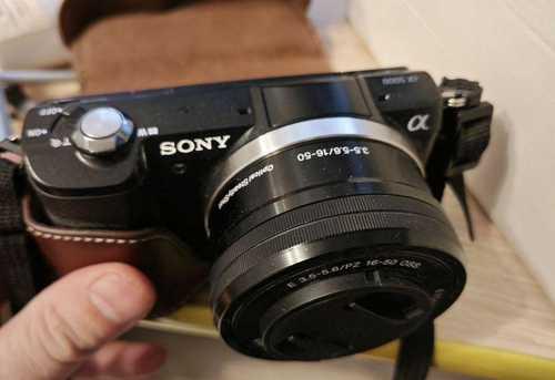 Фотоаппарат sony a5000 с кожаным чехлом