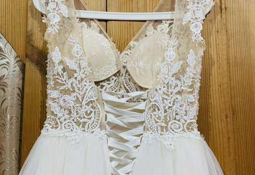 Свадебное Платье со шлейфом 44 46