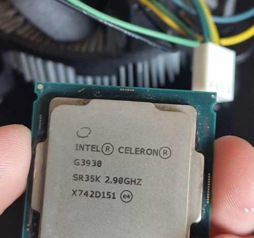 Процессор Intel Celeron G3930   кулер к нему