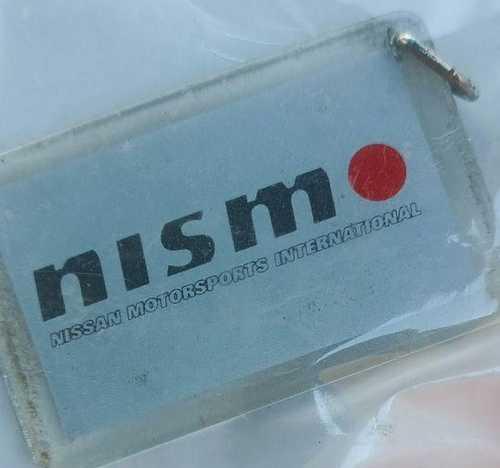 Брелок Nissan nismo