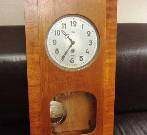 Часы с маятником СССР Янтарь очз 1964 год