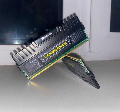 Оперативная память ddr3 corsair 8gb(4+4) 1600 MHz