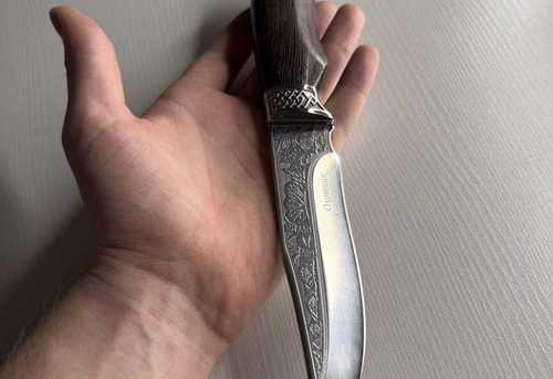 Нож охотника с узорами