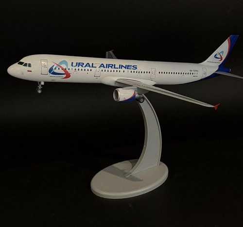 Модель самолета airbus a321 Ural Airlines