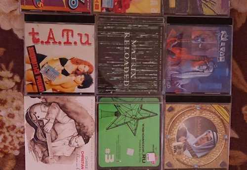 CD с музыкой, играми и фильмами