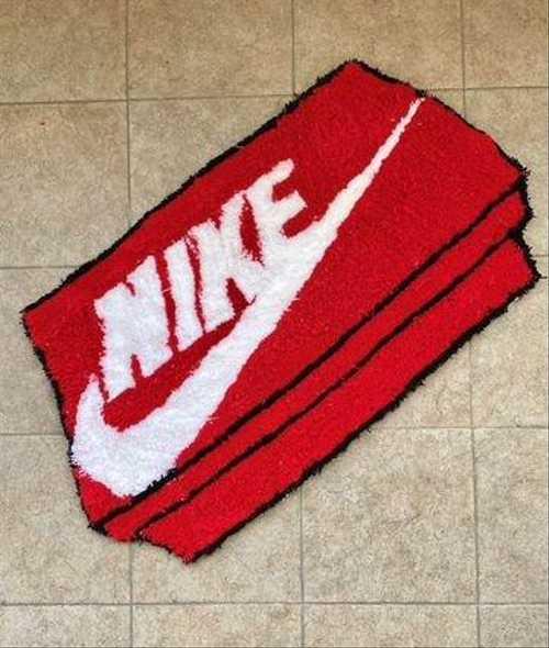 Кастомный коврик Nike ручная работа