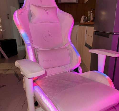 Игровое кресло с подсветкой Zone-51 Frost RGB