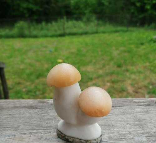 Мраморные грибы (статуэтка)