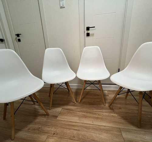 Стулья eames