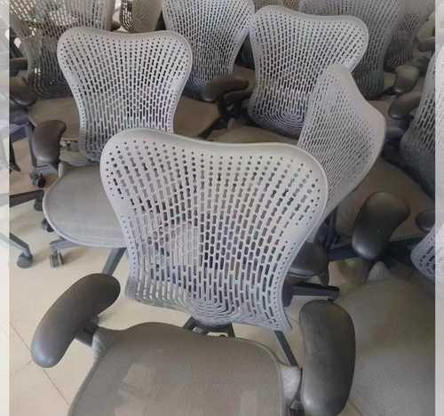 Кресло Herman Miller Mirra 2