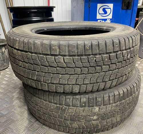 Dunlop SP Winter Ice 07 215/65 R16.1