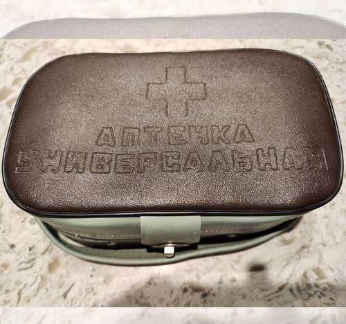 Аптечка, футляр винтажный
