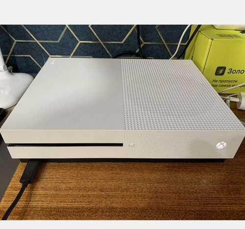 Xbox one s 1tb 4 геймпада 15 игр