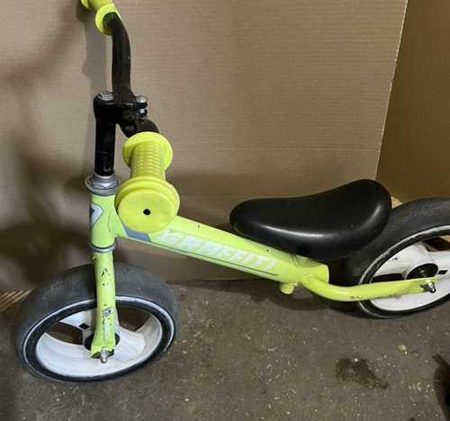 Продам беговел