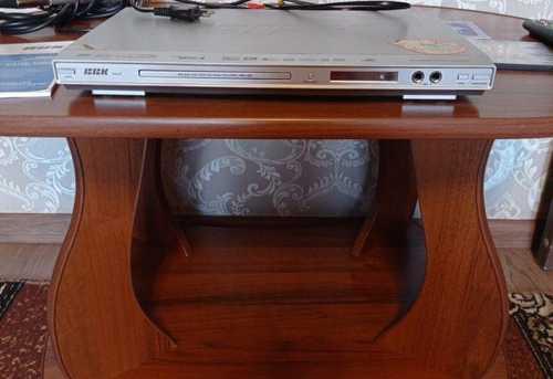 Dvd плеер BBK DV611SI