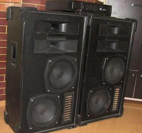 Колонки V-Pro 2100Вт 2шт 108x62x38s+Power AMP Dual