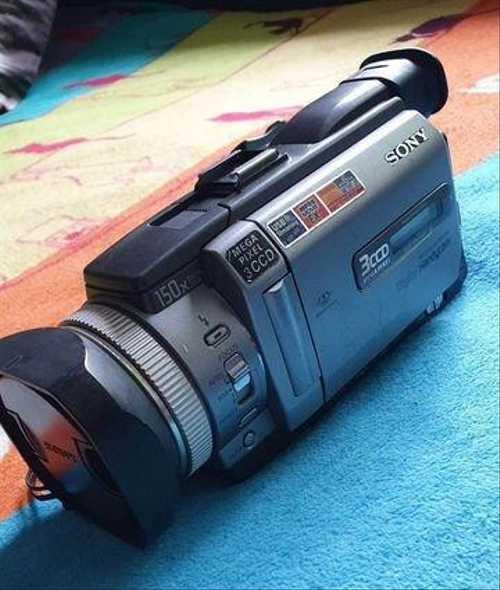 Цифровая видеокамера Sony DCR-trv940e
