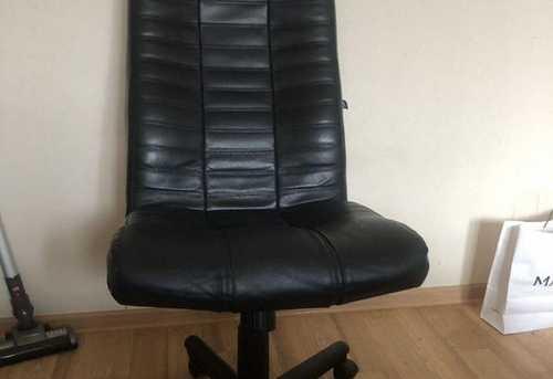 Компьютерные кресло boss