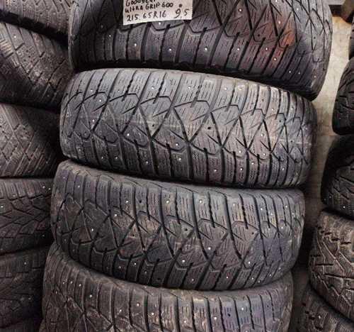 Goodyear Ultragrip 600 215/65 R16