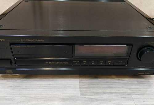 CD проигрыватель Onkyo Integra C-2001