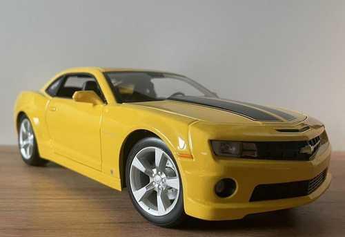 Модель автомобиля Chevrolet Camaro SS 1:18 Maisto